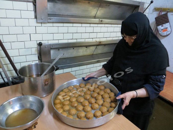 Cooking recipes: Finiki dessert from the Ikosifinissa Monastery | Έμβολος