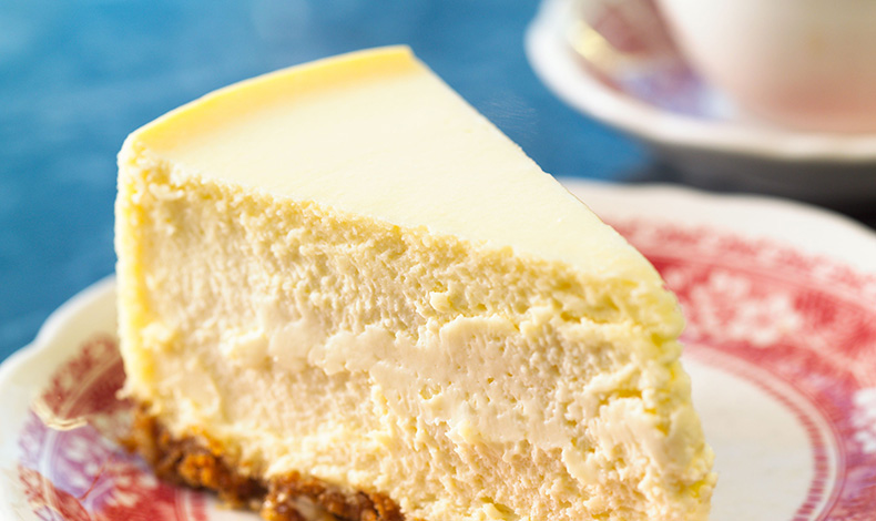 Τσιζκέικ με μέλι και γιαούρτι | Έμβολος