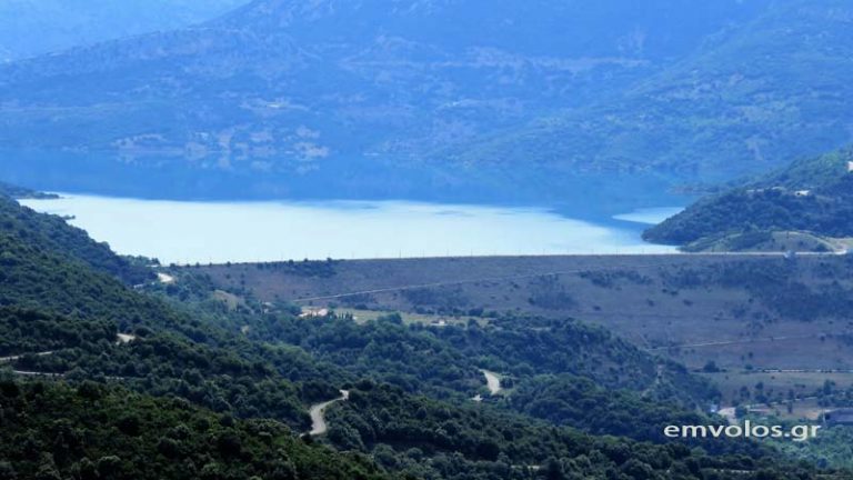 Καρυδάκι γλυκό του κουταλιού - Γεύση βουνίσια που "μιλάει"... γλυκά ...