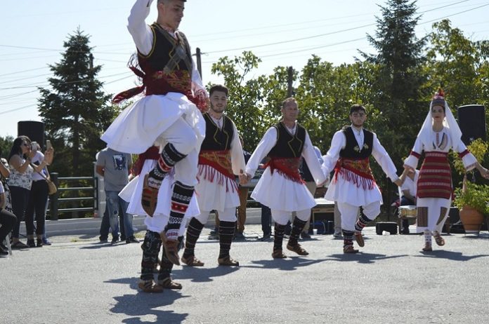 Αφιέρωμα στο Μαυροβούνι της Σκύδρας, της εκομπής "Στον τόπο που ...
