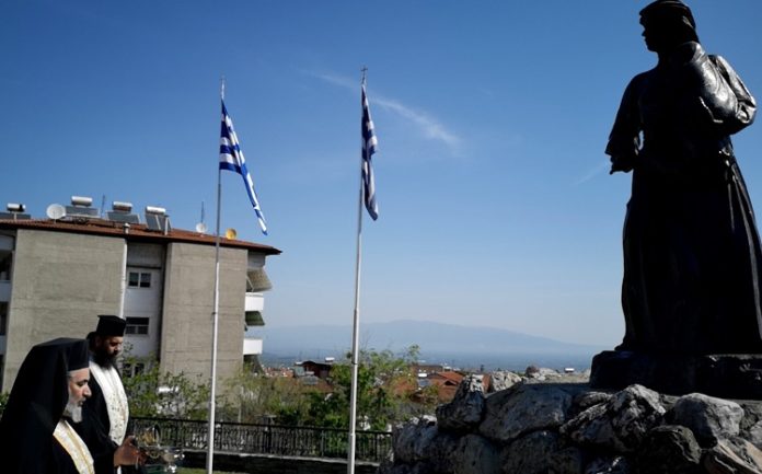 Επιμνημόσυνη δέηση για τα 198 χρόνια από το Ολοκαύτωμα της Νάουσας ...