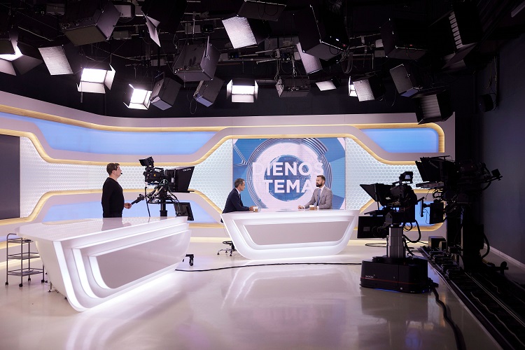 Συνέντευξη του Πρωθυπουργού Κυριάκου Μητσοτάκη στο κρατικό τηλεοπτικό ...
