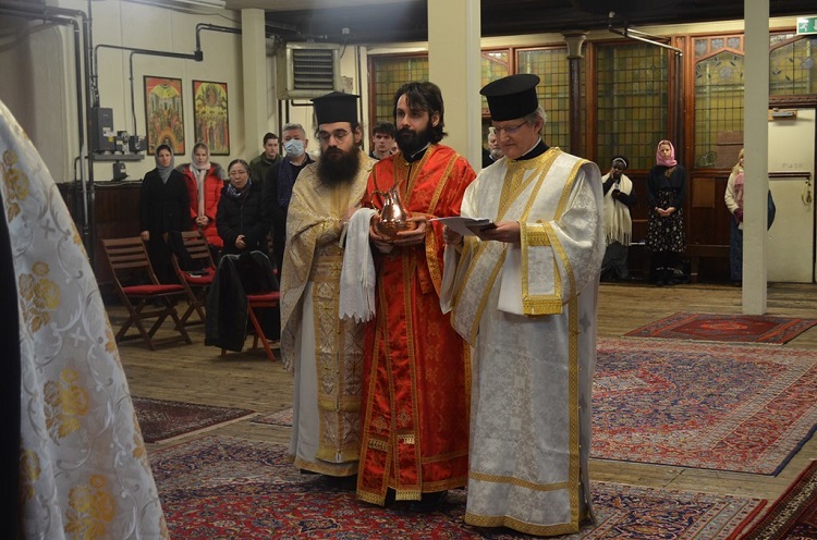 Χειροτονία Διακόνου από τον Επίσκοπο Ιλίου Ραφαήλ | Έμβολος