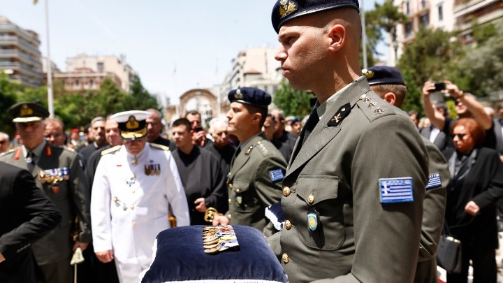 Θεσσαλονίκη: Με τιμές η εξόδιος ακολουθία για τον Μ. Κωσταράκο ...