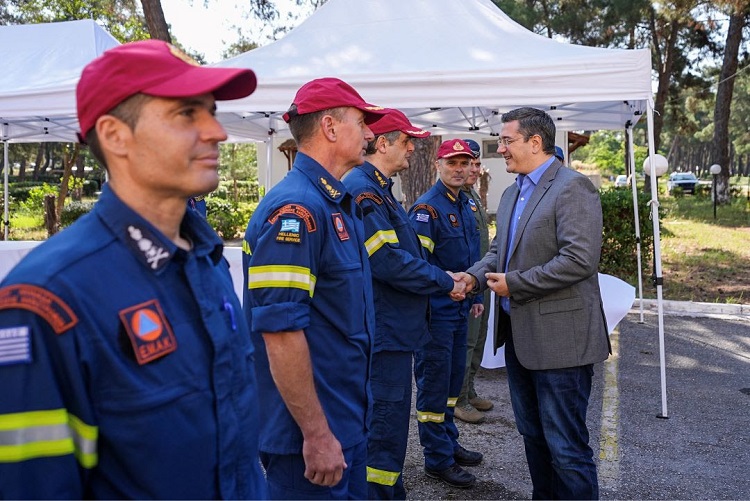 Εξοπλισμό στη 2η ΕΜΑΚ και την Πυροσβεστική Υπηρεσία Κεντρικής ...