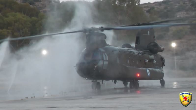 ΕΙΔΗΣΕΙΣ ΣΕ ΒΙΝΤΕΟ: Ρίψεις νερού από Chinook της Αεροπορίας Στρατού ...