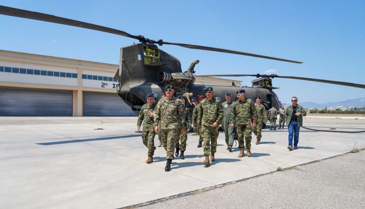Επίσκεψη Αρχηγού ΓΕΕΘΑ στο 2ο Συγκρότημα Αεροπορίας Στρατού στην Πάχη ...