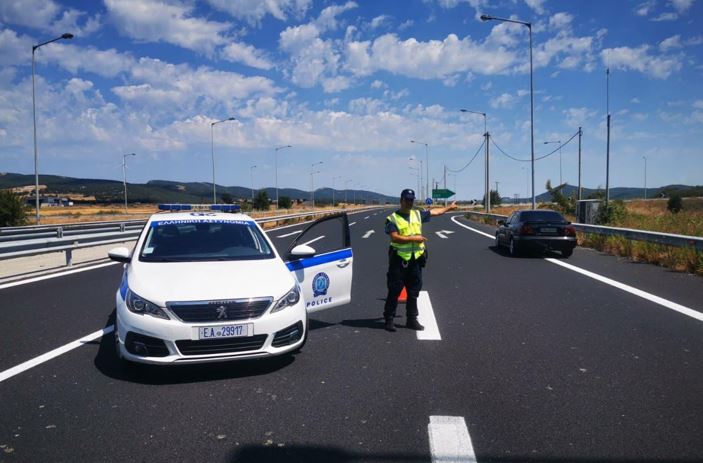 ΕΛ.ΑΣ.: Είμαστε δίπλα στον πολίτη-Φωτογραφίες από την απομάκρυνση ...