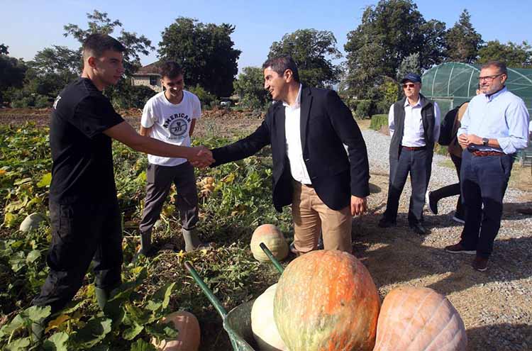Επίσκεψη ΥπΑΑΤ Λευτέρη Αυγενάκη στην Αμερικανική Γεωργική Σχολή ...
