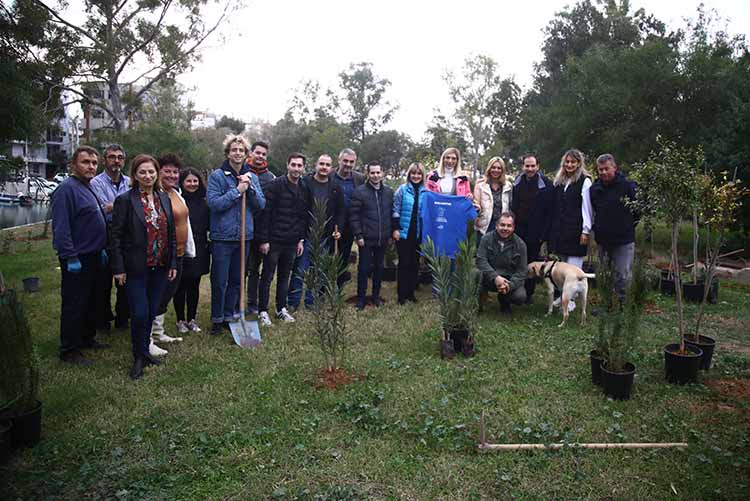 Οι εθελοντές της ΝΔ ανέλαβαν δράση στο Στάδιο Ειρήνης και Φιλίας | Έμβολος