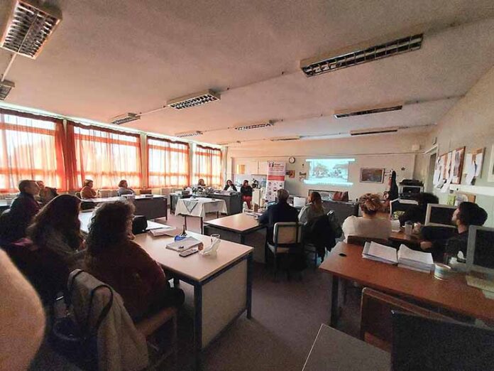 Ενδοσχολική επιμόρφωση εκπαιδευτικών πραγματοποιήθηκε στο 2ο Γυμνάσιο ...