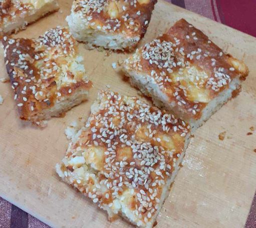 Αλευρόπιτα με σουσάμι και σκόρδο - Γεύση απίθανη | Έμβολος